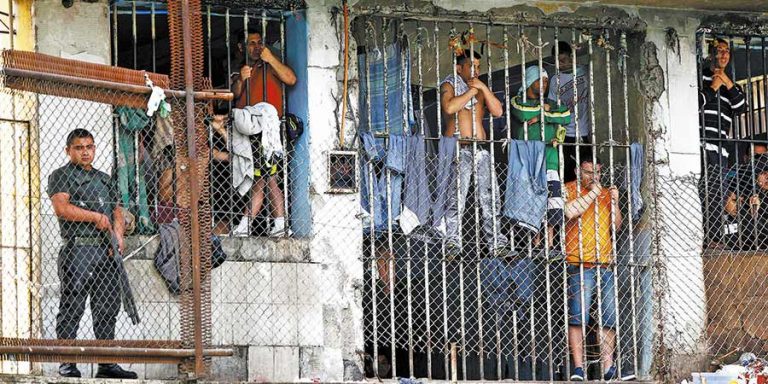 Un total de 13.321 reos han salido de la cárcel en Chile entre el 18 de ...