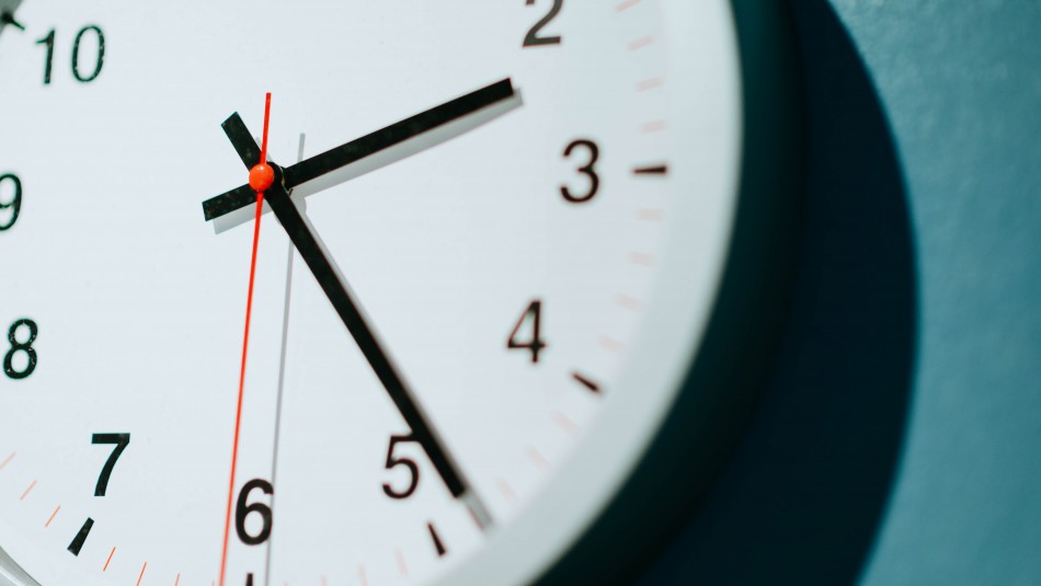 ¿Hay que adelantar o atrasar el reloj al fin del horario del verano? Te ...