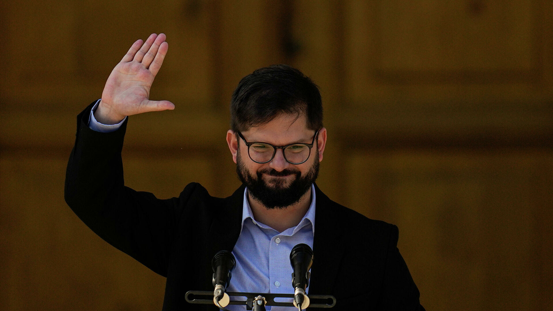 Foto oficial: La imagen sin corbata del Presidente Boric que marcarán ...