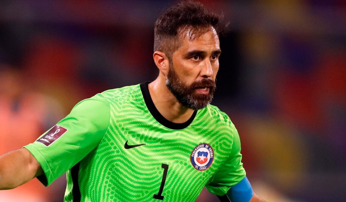 "Uno siempre quiere...": El potente recado de Claudio Bravo tras los ...