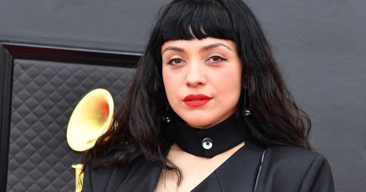 “Sólo terminé octavo básico…”: La confesión de Mon Laferte y su gran anhelo con los estudios ...