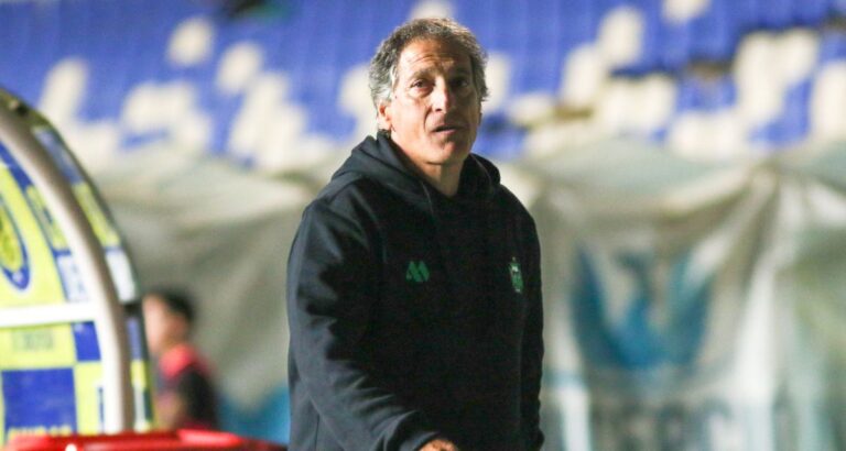 ¡Golpe al minuto 83! Mario Salas lo pasa mal en Deportes Temuco