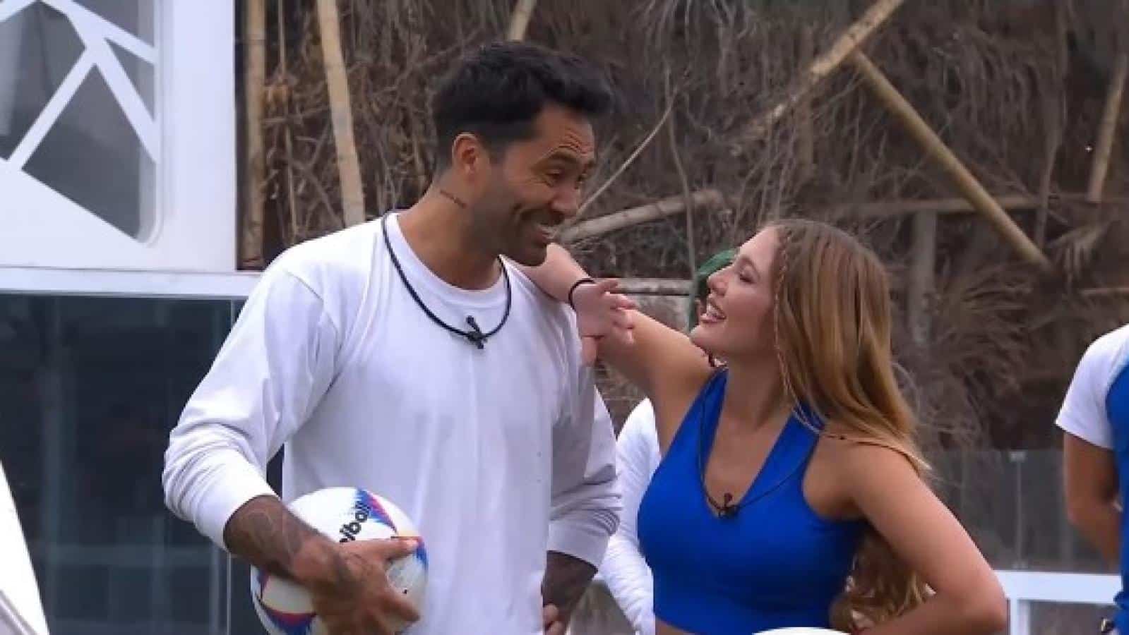 FOTO | “Sin pudor, como va a ser tanto”: Viralizan la mano prohibida de ...