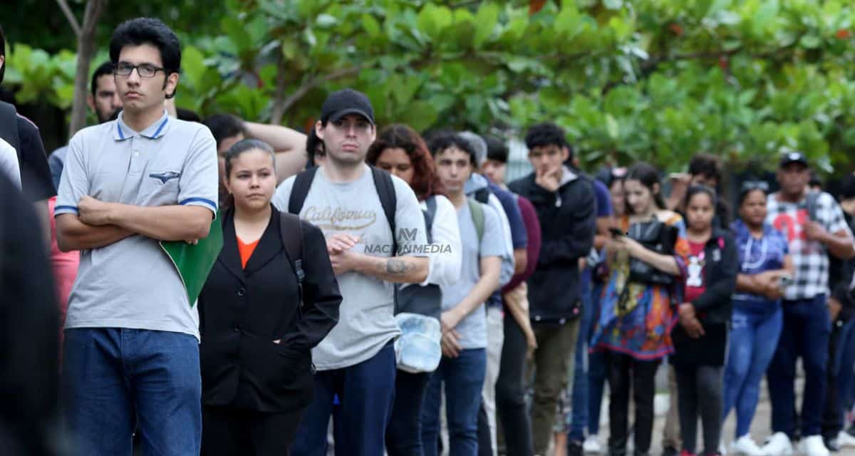 Los “ninis”: experto explica por qué crece el número de jóvenes que ni estudian ni trabajan en Chile