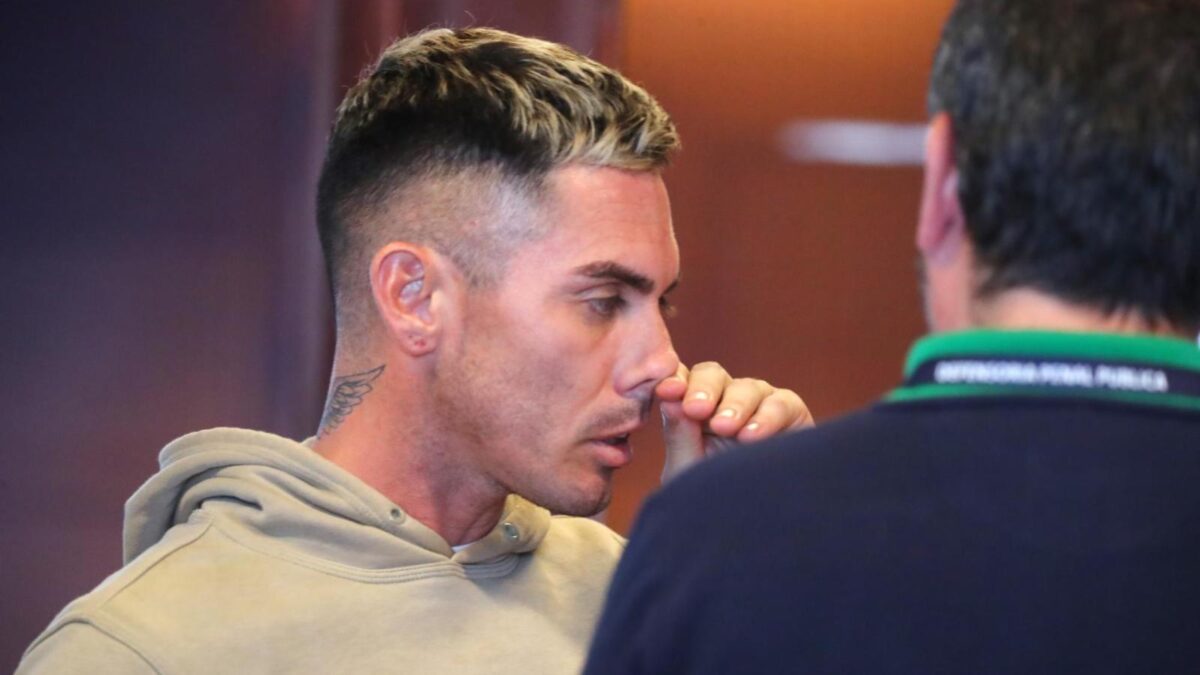 Ropa por el balcón y platos rotos: los detalles de la violenta pelea entre Jean Paul Pineda y su ...