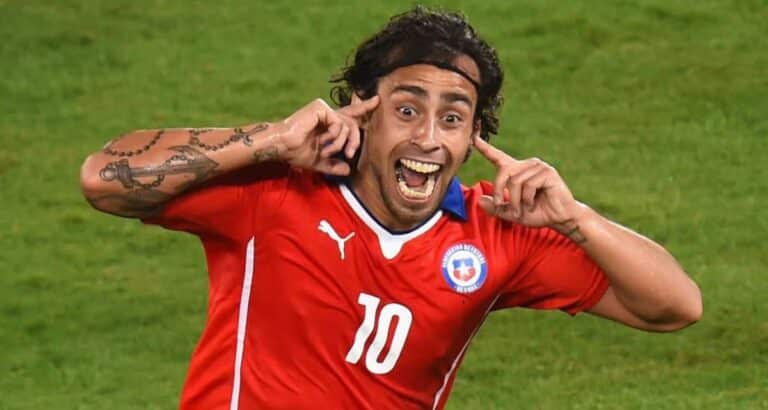 Sorpresa total: Jorge Valdivia vuelve al fútbol y este será su nuevo equipo